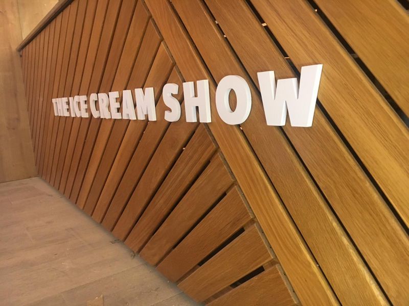 Letras Corpóreas. Letreros en Relieve | Luminosos Colours